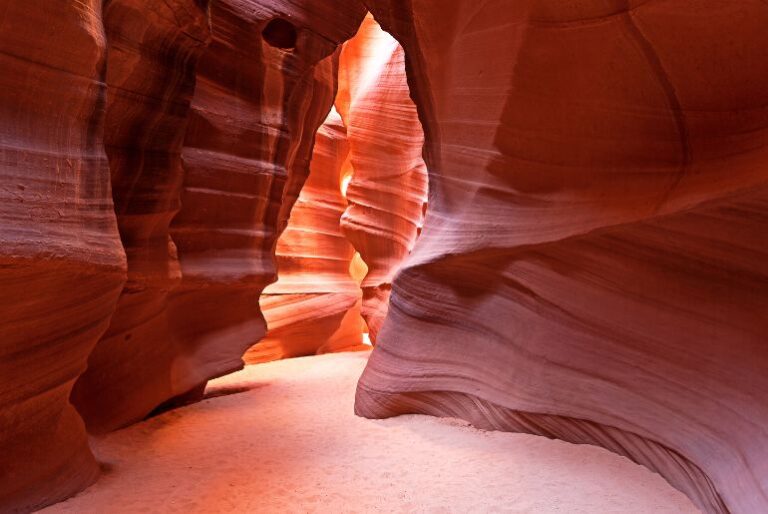 Antelope Canyon Hiking: Trails & Ultimate Guide 2024
