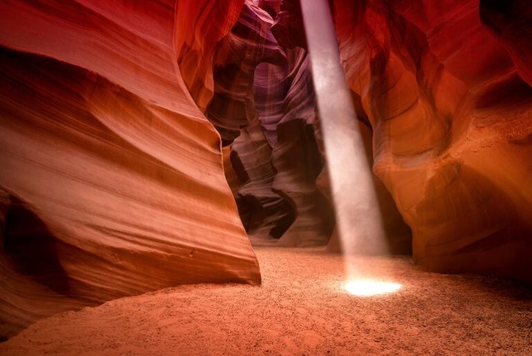 Antelope Canyon Hiking: Trails & Ultimate Guide 2024