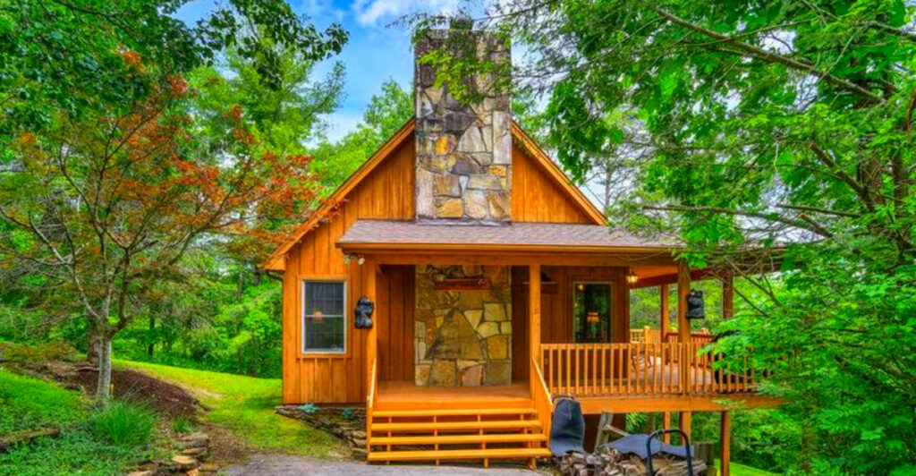 10 Rustic Tennessee Cabins for a Calm Smoky Mountains Getaway