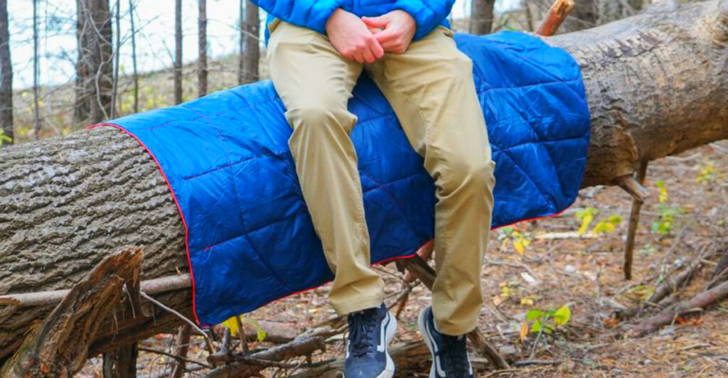 13 Ultralight Travel Blankets That Roll Up Small for Any Adventure
