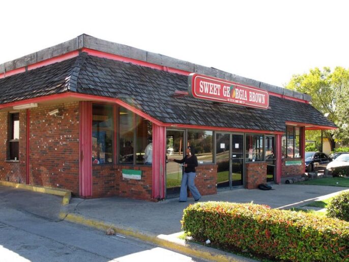 9 Dallas Soul Food Buffets Locals Line Up For
