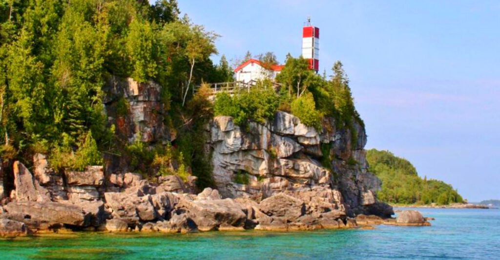 9 Hidden Great Lakes Islands Where Lighthouses Steal the Show