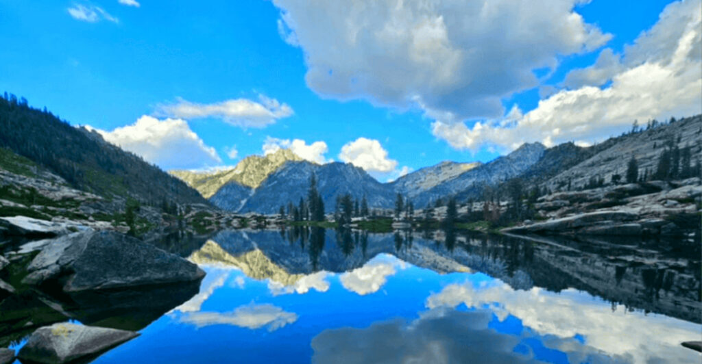 A Secret Alpine Lake Near Redding With Houseboats and Clear Coves