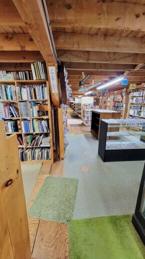 This Giant Ellsworth Book Barn Is a Full-Day Adventure for Readers