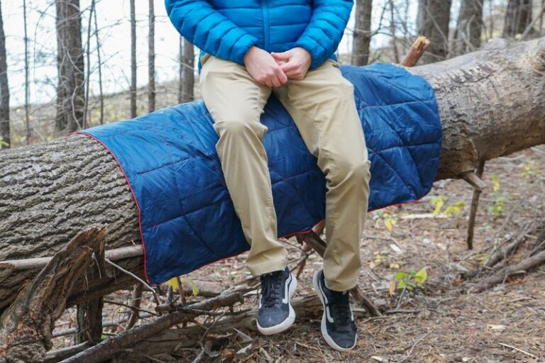 13 Ultralight Travel Blankets That Roll Up Small for Any Adventure