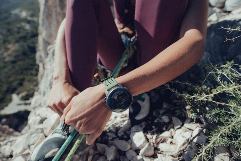 9 Best Smartwatches for Hiking and Outdoor Adventures