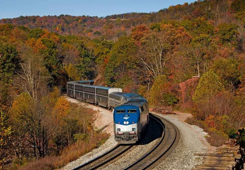 7 Scenic U.S. Train Rides That Show Off the Best Fall Colors This Year