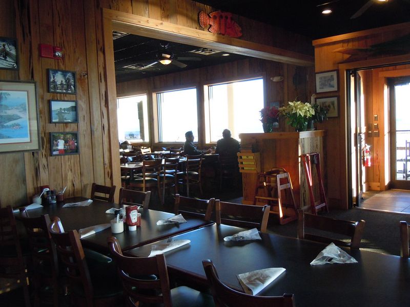 7 Hidden Florida Panhandle Fish-Camp Feasts Tourists Never Hear About