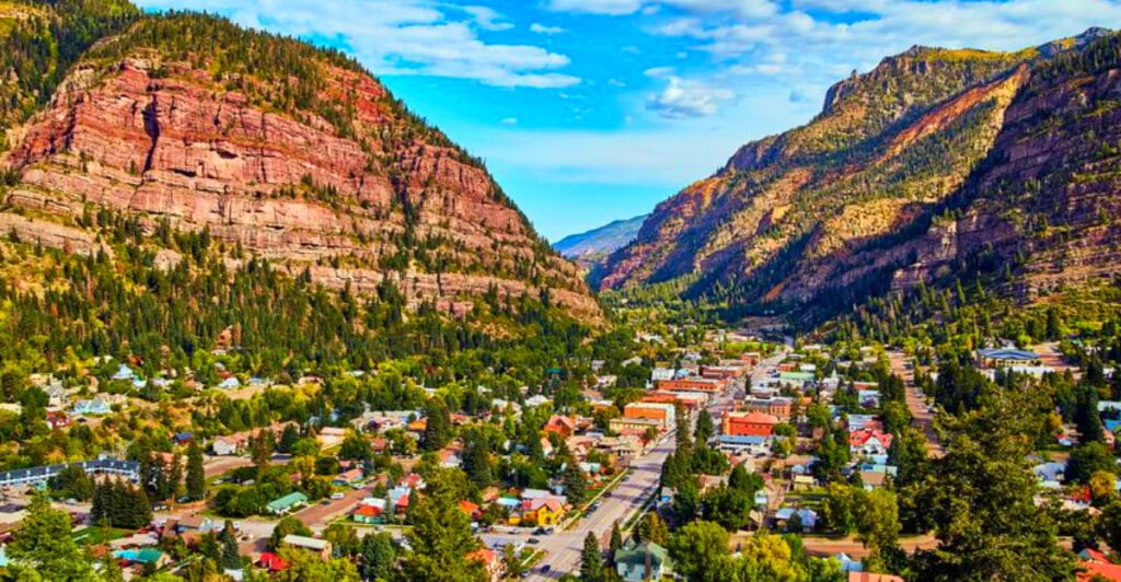 The Colorado Town That Sits on the Edge of a Cliff