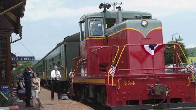 12 Pennsylvania Train Rides That Show Off The State’s Best Fall Views