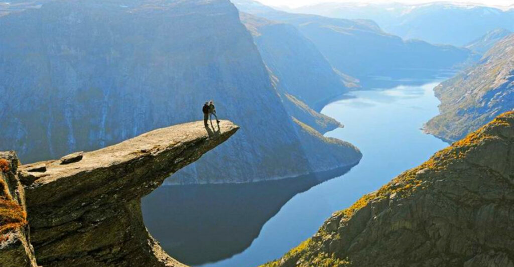 12 Breathtaking Hiking Trails Around the World (And How to Do Them Right)
