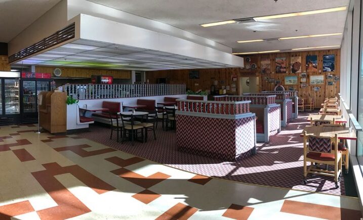 14 Desert Diners Serving Food Better Than Fancy Hotels