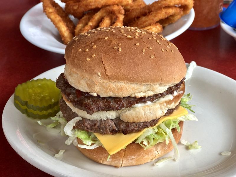 Old-School California Burger Joints Where the Sauce Hasn't Changed ...