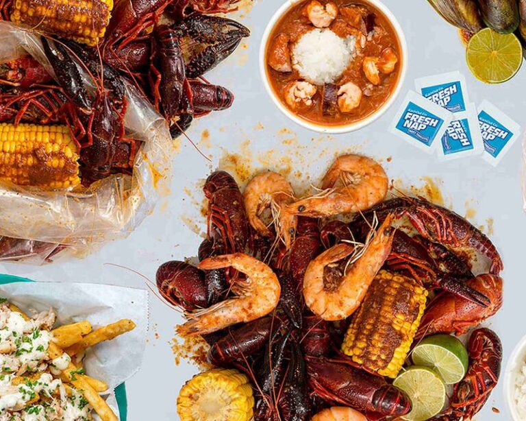 9 Hidden Florida Seafood Boil Restaurants Everyone's Trying to Book