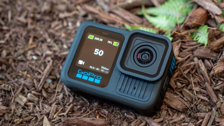 10 Best Cameras for Outdoor Photography and Adventure Vlogging