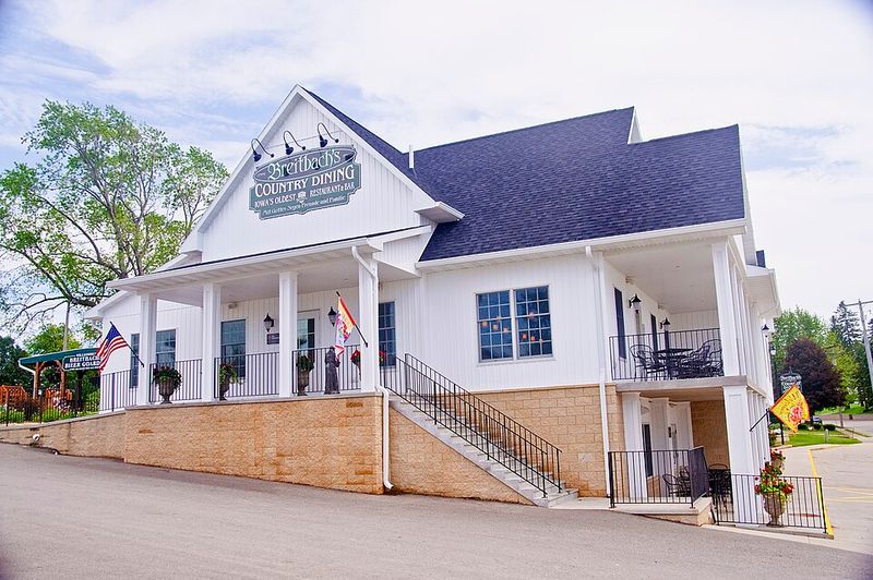 5 Iowa Spots Where the Line Never Ends - And the Food’s Always Worth It