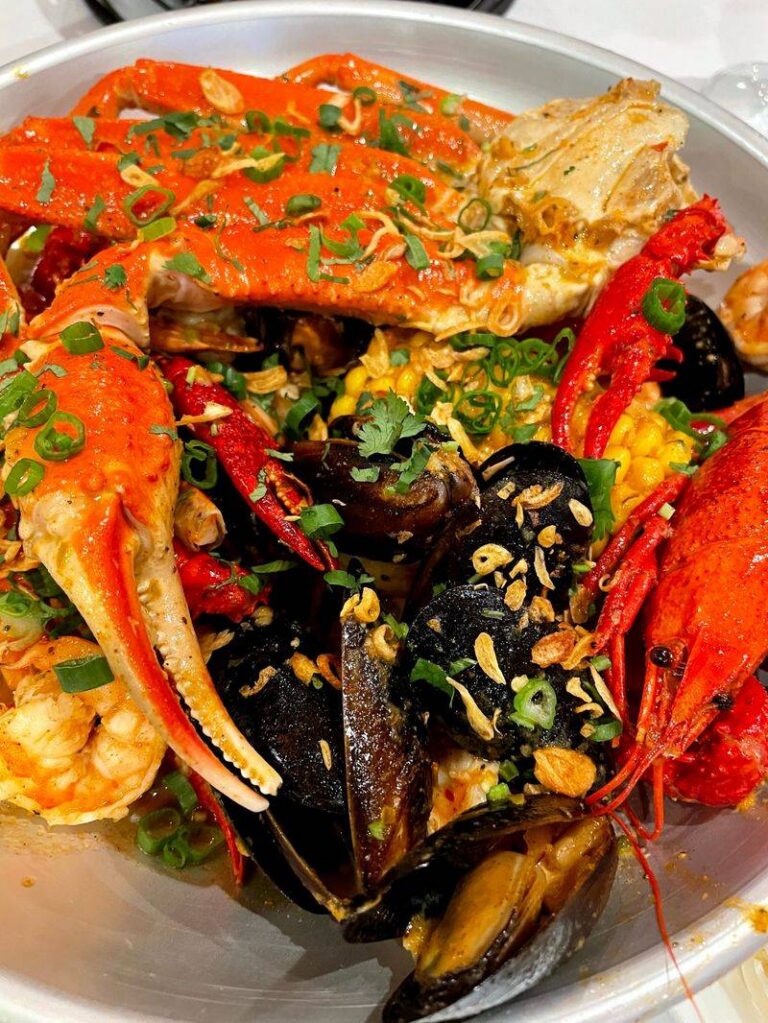 9 Hidden Florida Seafood Boil Restaurants Everyone's Trying to Book
