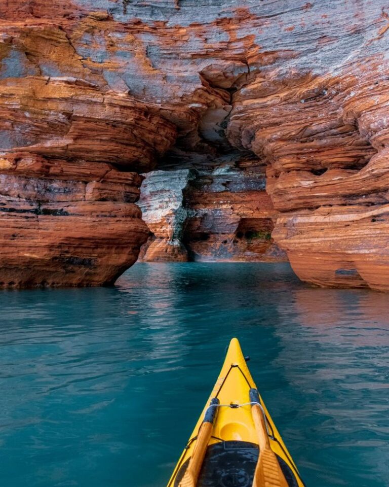 This Is the Cleanest Lake in the U.S. and It Has Crystal-clear Waters ...