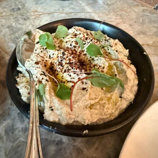 Illinois Food Lovers Are Flocking to a Chicago Gem Serving Top-Tier ...