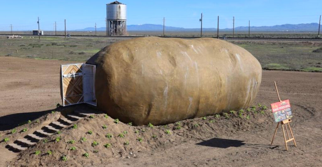 Sleep Inside a Six-Ton Giant Spud: The Big Idaho Potato Hotel Lets You ...