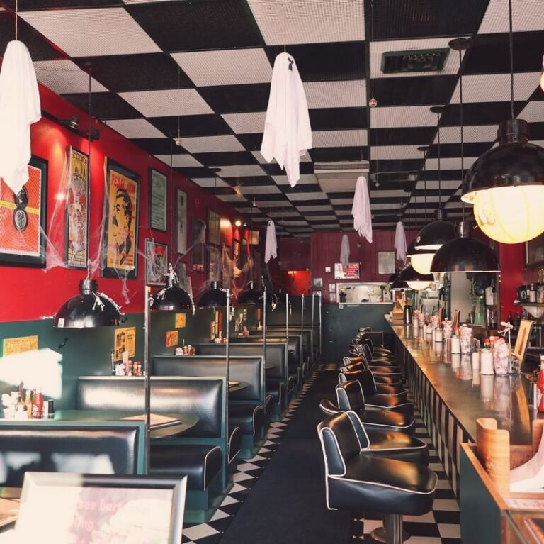 Seattle's Top 14 Late-Night Eats to Satisfy Any Craving