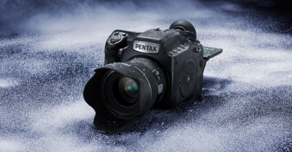 6 Classic Medium Format DSLRs Still Beat Most Modern Cameras