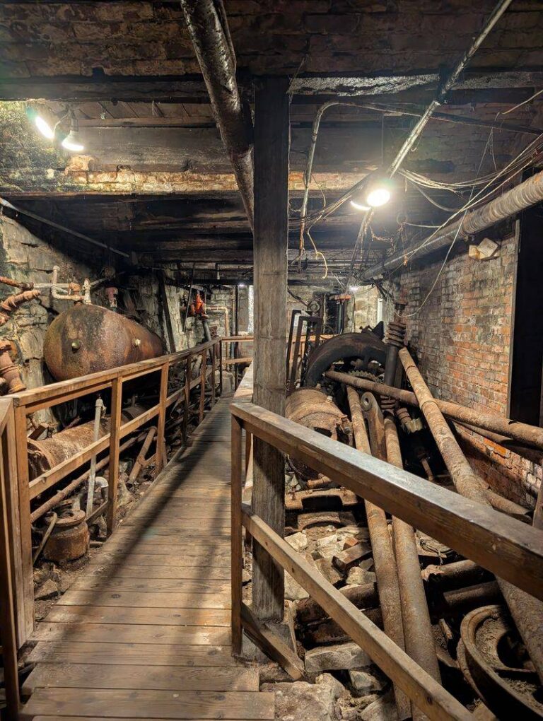 America’s 17 Secret Underground Cities and Tunnels Still Full of Mystery