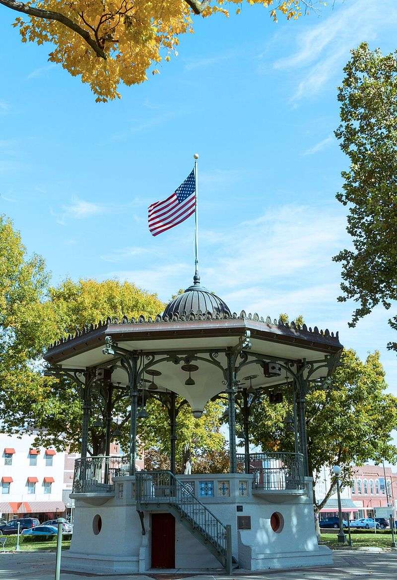 13 Charming U.S. Towns Where Historic Squares Are the Heart of the ...