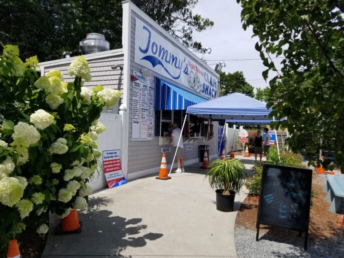 15 Rhode Island's Best Clam Cakes Are Found at These No-Frills Spots