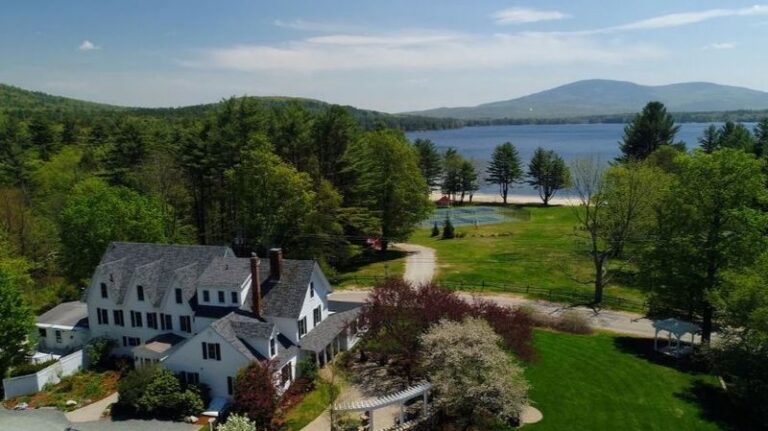 13 New Hampshire Inns Serving Unforgettable Christmas Eve Dinners