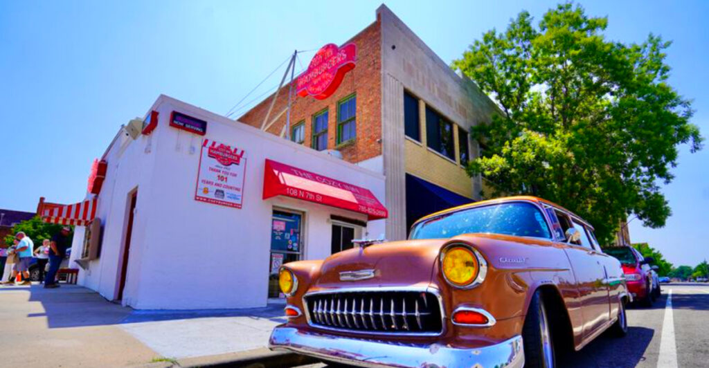 The Kansas Spot Locals Swear Has the Best Chicken Fried Steak in the ...