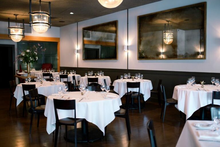 14 Romantic Restaurants in Charleston for Date-Night Perfection