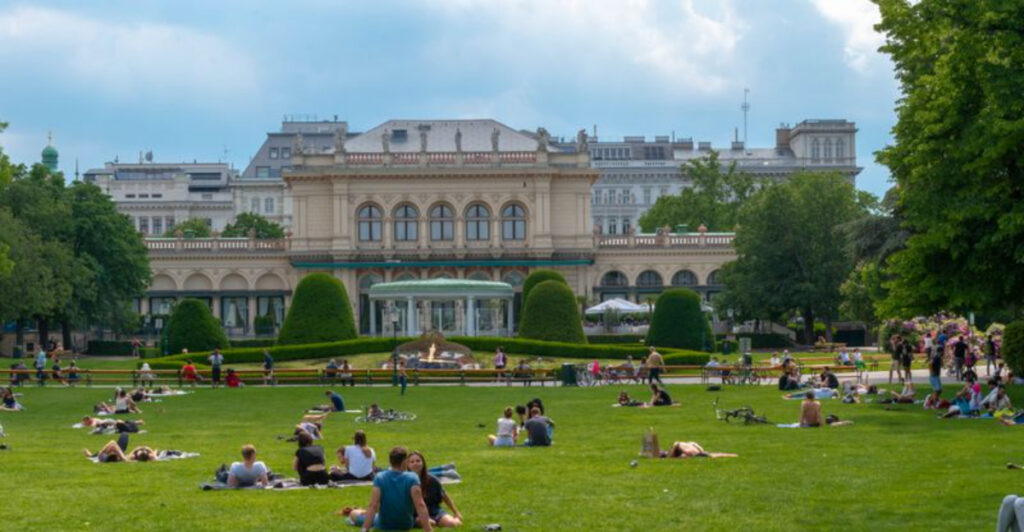 10 Cities That Are Perfect for a Relaxing City Break