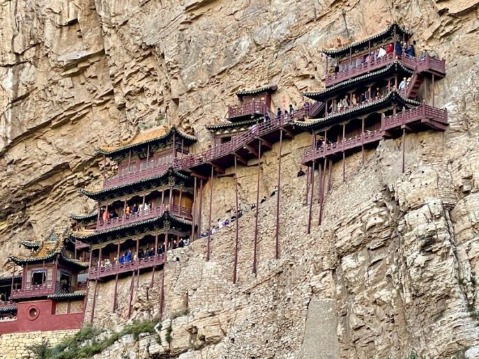 13 Temples Built in Places That Look Almost Impossible