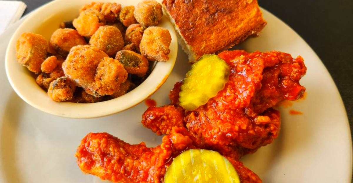 Locals Flock to This Knoxville, TN Meat‑and‑Three Every Sunday