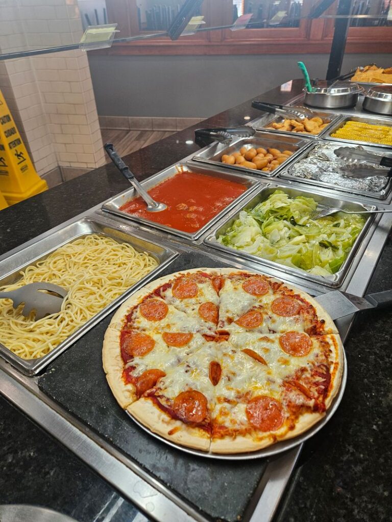 15 Texas Buffets Serving Comfort Food People Keep Coming Back For