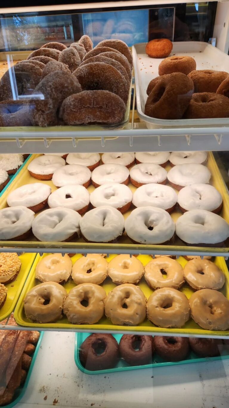 Centerville’s Original Bill’s Donut Shop Has Been a Local Favorite ...