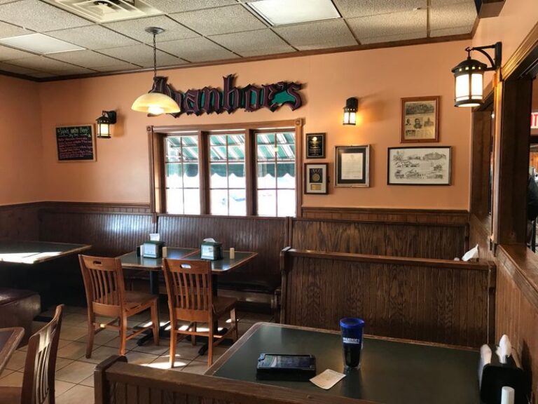 13 Small-Town Indiana Restaurants Locals Keep Coming Back To