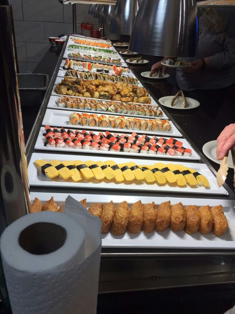 15 Must-Visit Buffet Restaurants Across Michigan