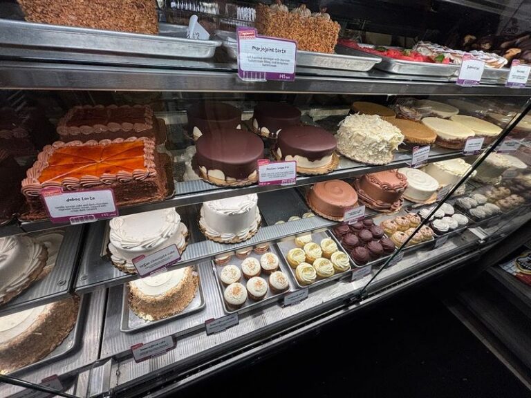 This Michigan Bakery Is So Good, People Drive for Hours