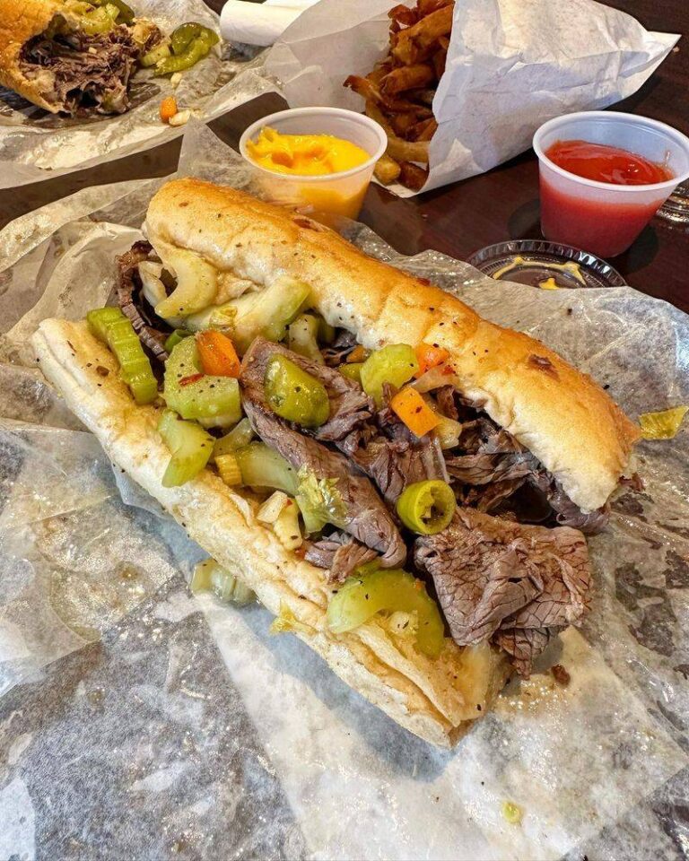 This Chicago Neighborhood Spot Might Have the City’s Best Italian Beef
