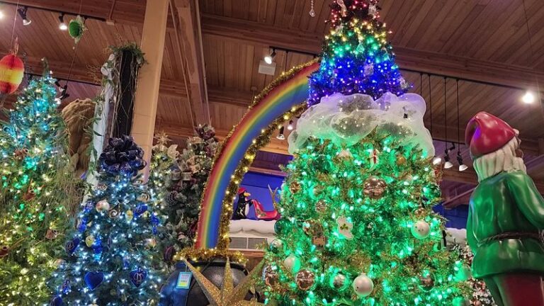 This Michigan Christmas Store Is Open All Year