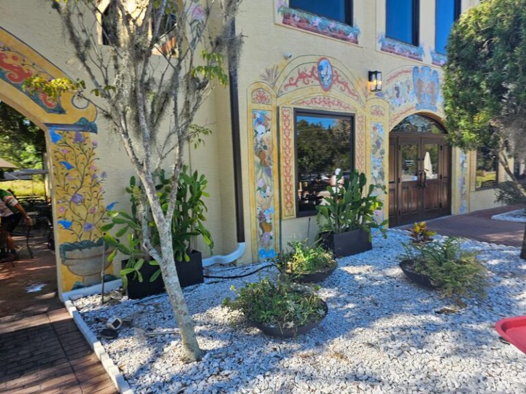 This Unexpected Spot in Yalaha, Florida Feels Like a German Countryside ...