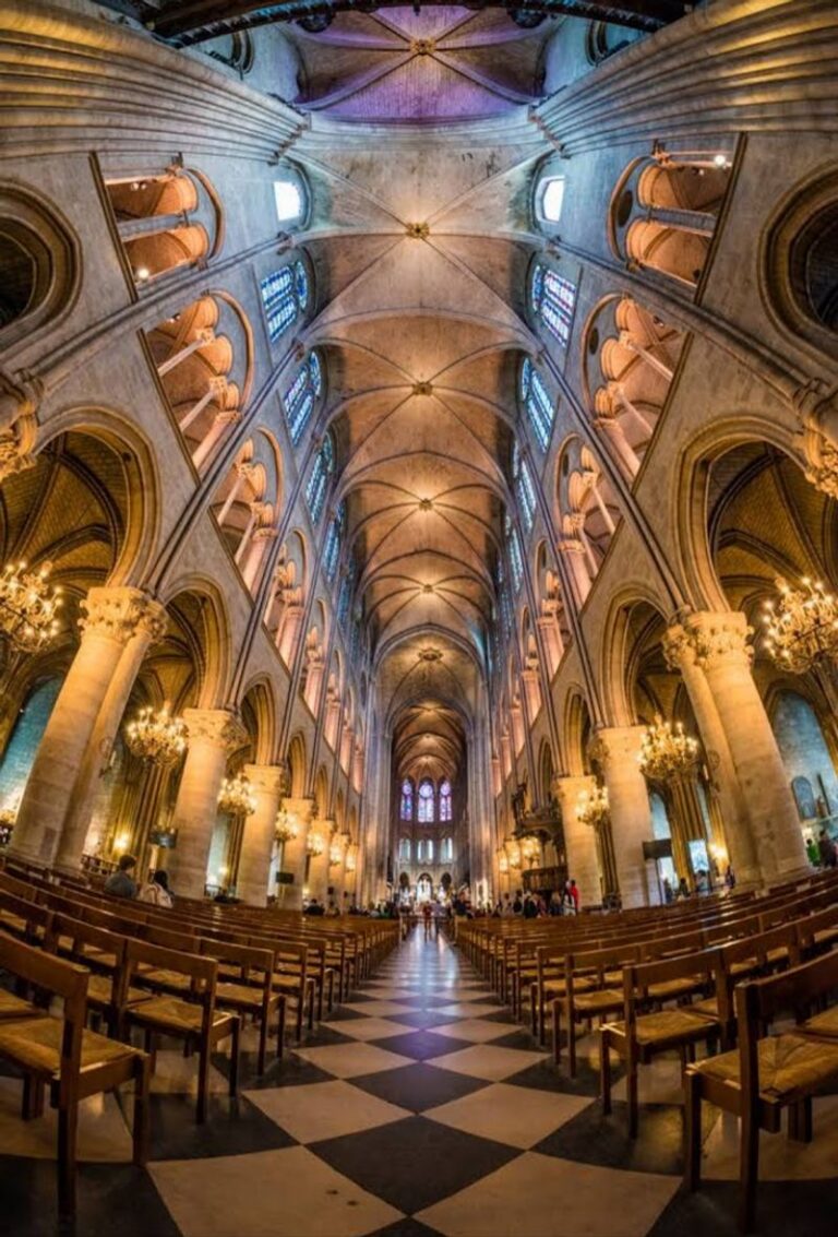 15 Iconic French Churches That Are Architectural Masterpieces