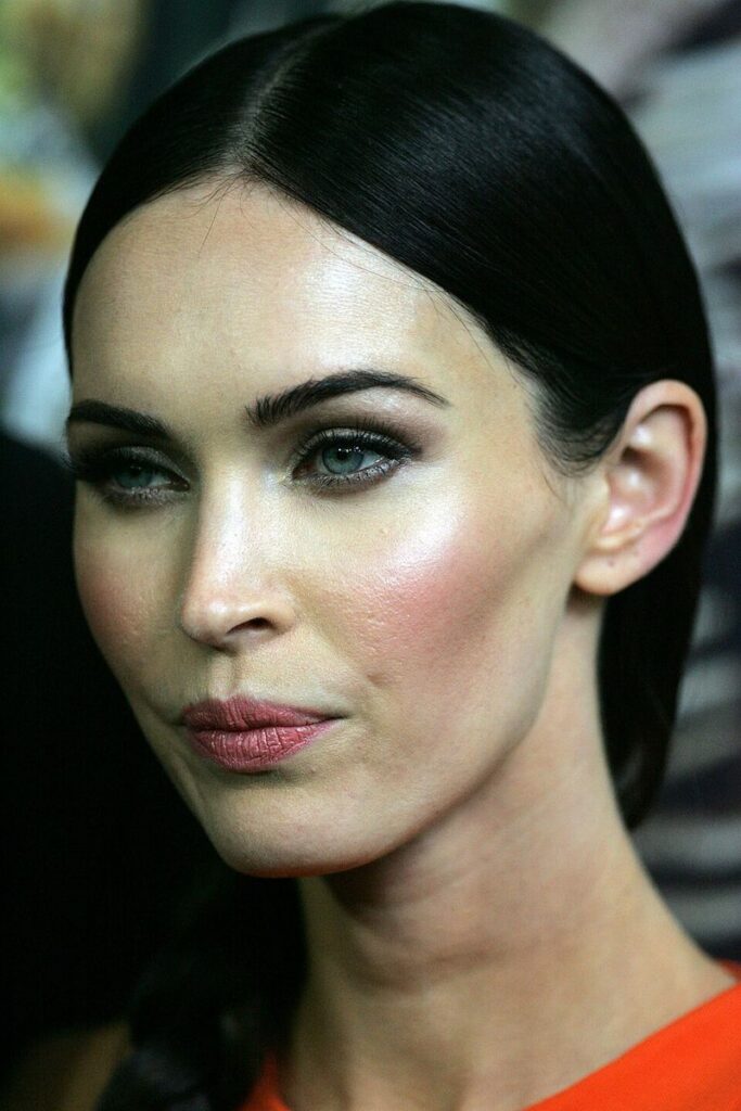 18 Celebrities Whose Faces Changed Dramatically Over the Years