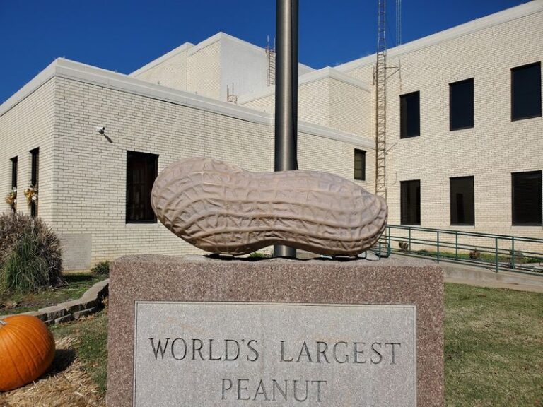 This Giant Peanut in Oklahoma Is a Must-See Road Trip Stop