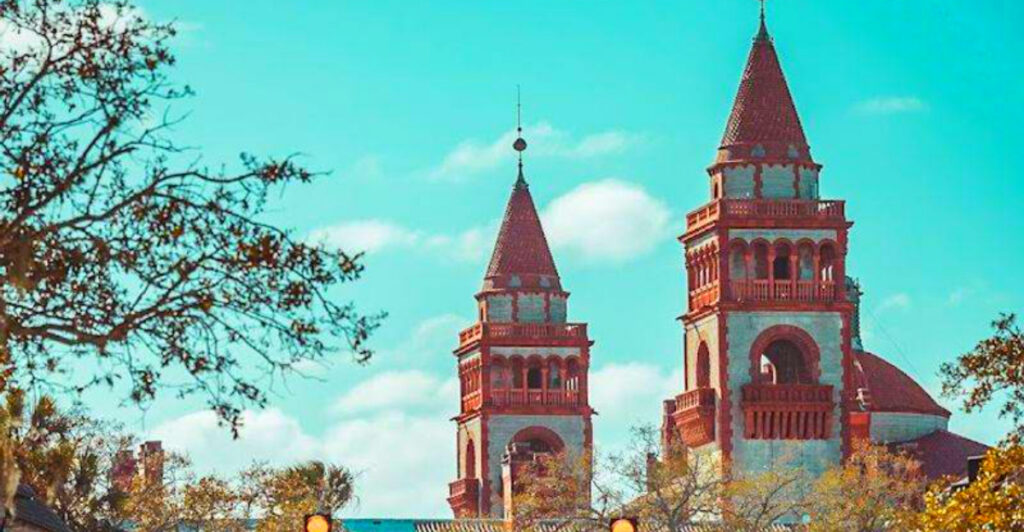 18 American Towns With the Most Beautiful Churches
