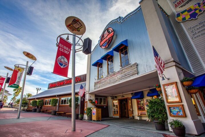 This Lively Orlando Spot Brings a Famous Movie to Life with Seafood and Fun
