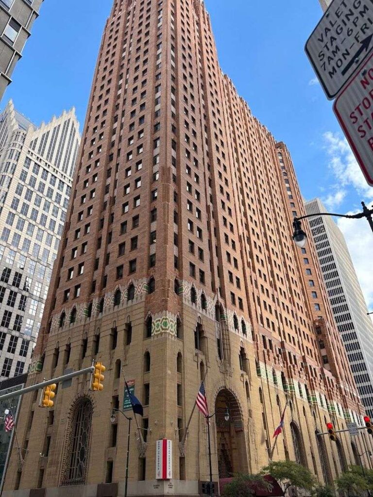 This Stunning Detroit Skyscraper Has a Jaw-Dropping Art Deco Lobby ...