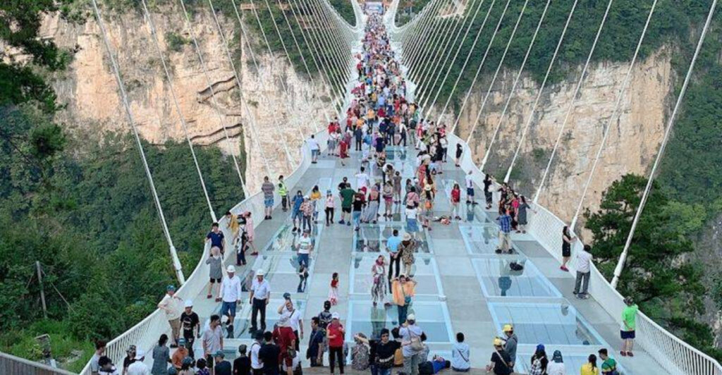 15 Extreme Heights Around the World That Feel Absolutely Unreal